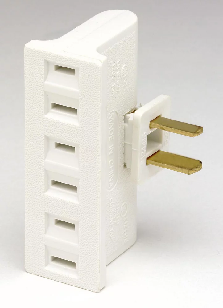 Leviton Polarized Swivel triple Outlet Adapter 15A | wetrans